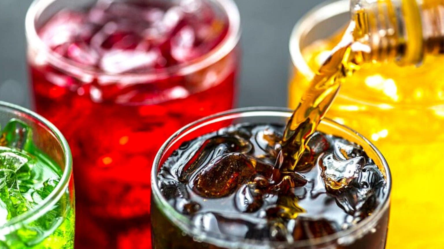 Băutura Care Poate Fi Fatală. Ce Riscuri Există Dacă Bei Suc Acidulat