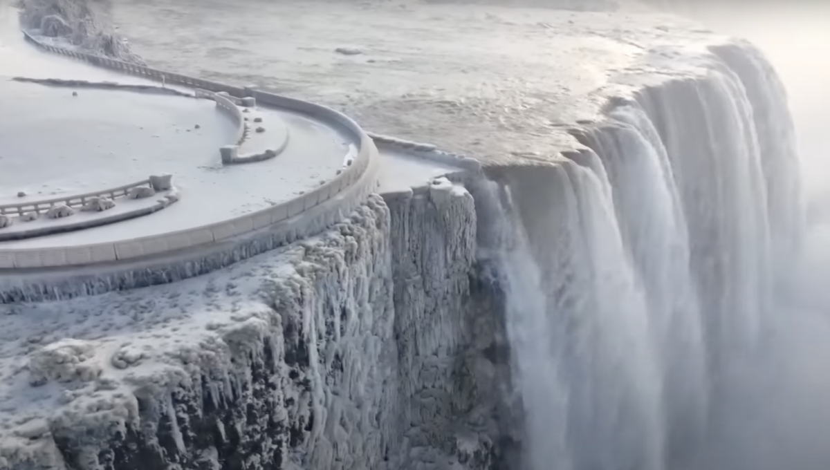 Cascada Niagara, înghețată După „viscolul Secolului”. Imagini ...