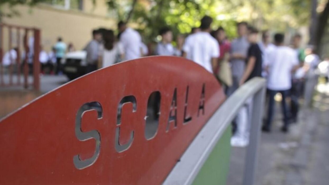 Zi Liberă Pentru Elevi și Profesori Pe 5 Iunie. Ce Se Sărbătorește în ...