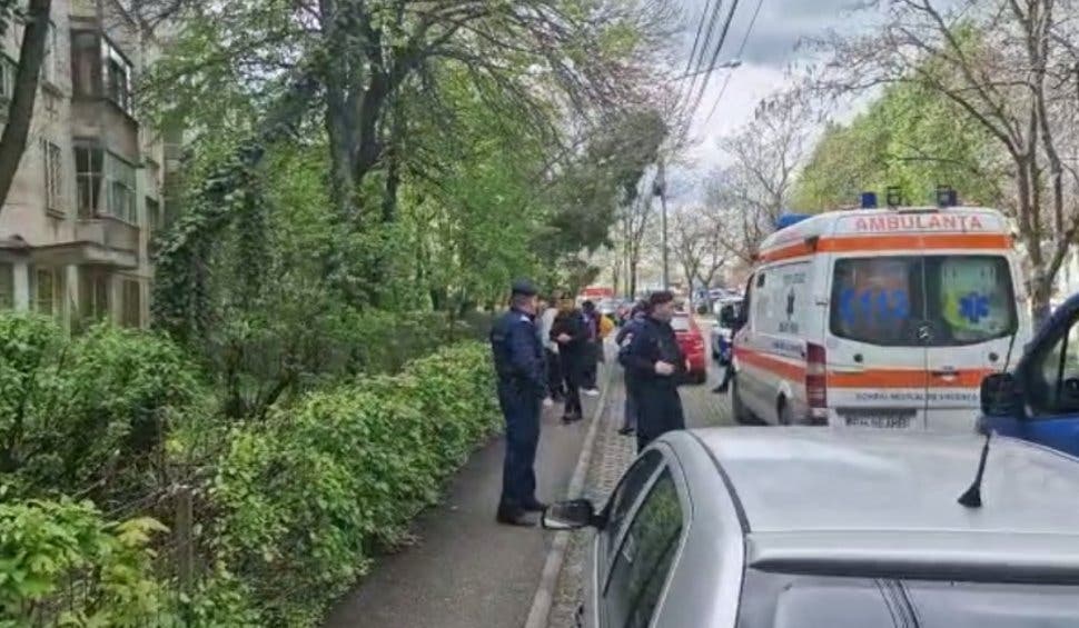 Un Copil De Doi Ani A Căzut De La Etajul Patru Sub Privirile Propriului Tată. Cum A Fost ...