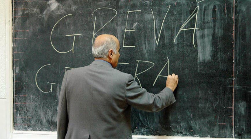 Prima Zi De Grevă Generală în Educație în România, Prima După 18 Ani ...