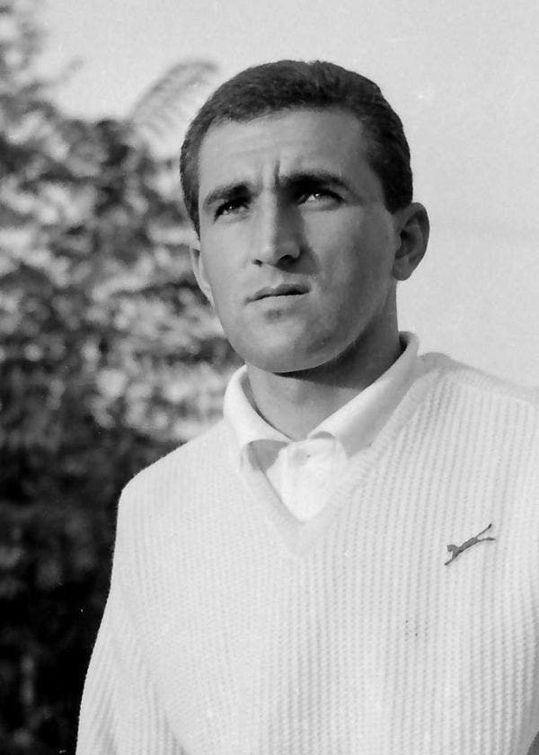 Îl Recunoaşteţi Pe Acest Tânăr Din Imagine? A Ajuns Unul Dintre Cei Mai ...