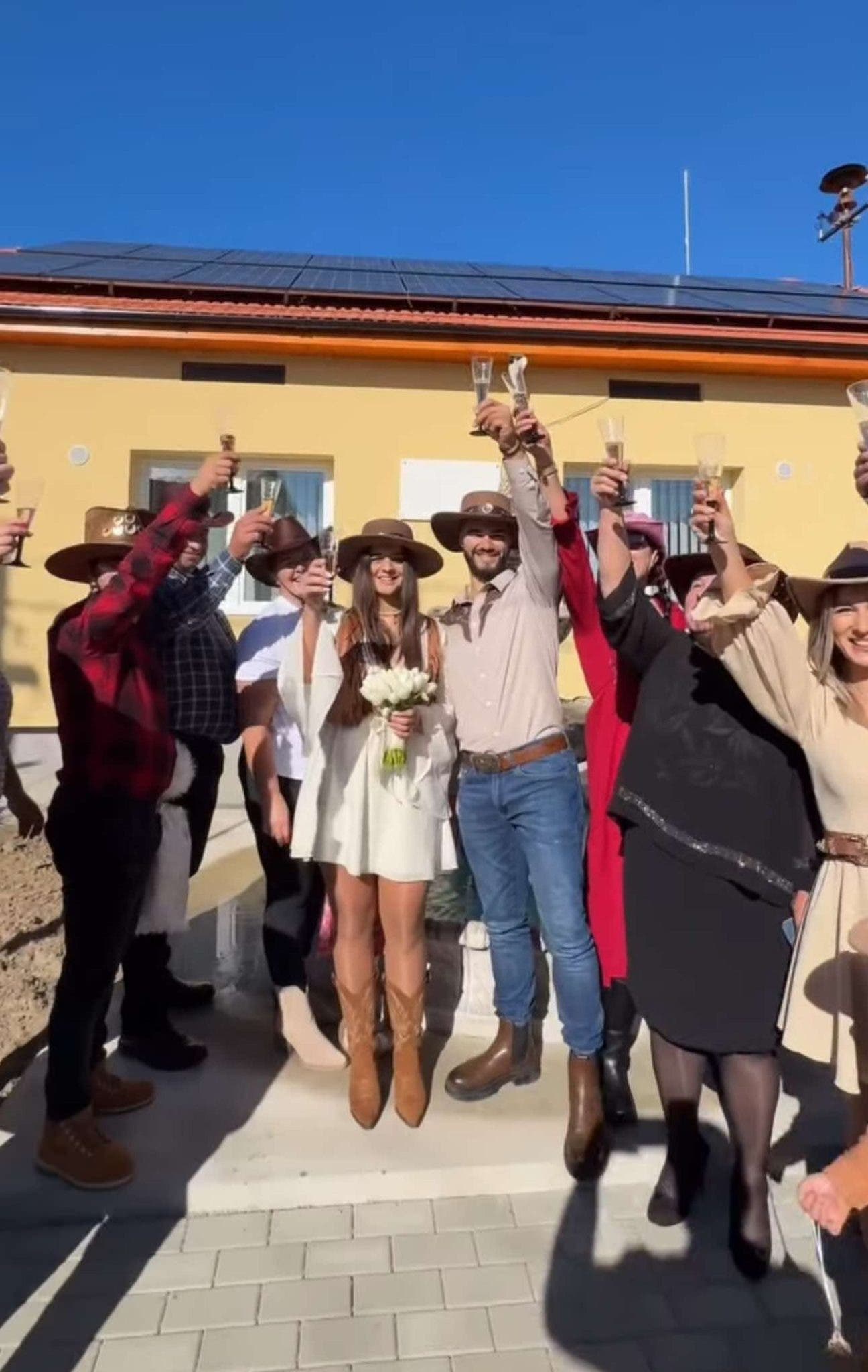 Culiță Sterp și Daniela Iliescu Au Lipsit De La Nunta Lui Iancu Sterp ...