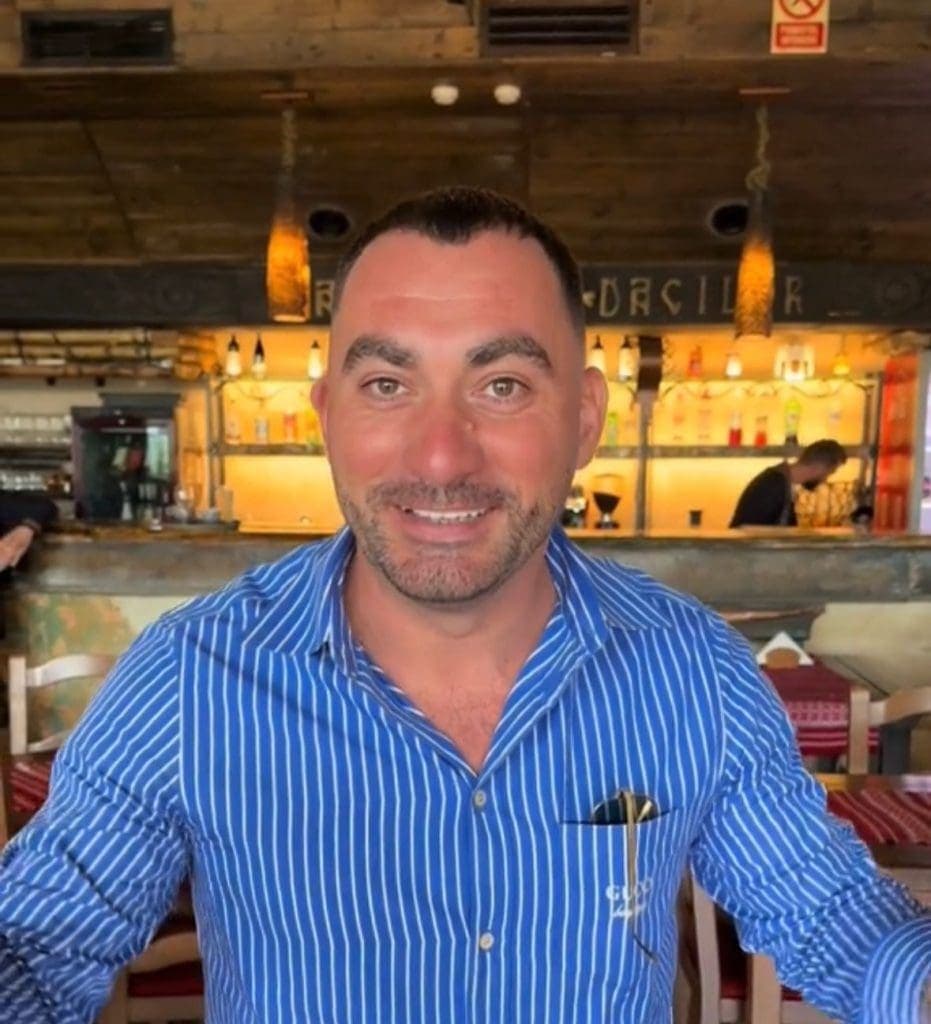 Pescobar Ar Renunța La Unul Dintre Restaurante Pentru Ea