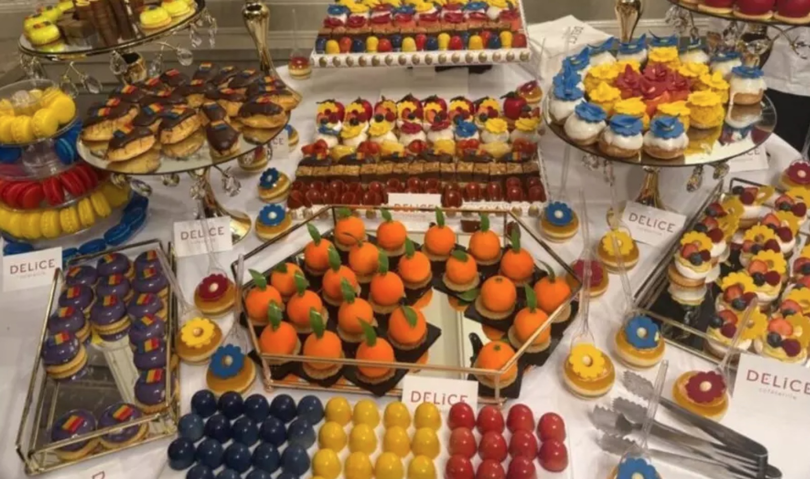 Candy-bar în Culorile României La Recepția De 1 Decembrie