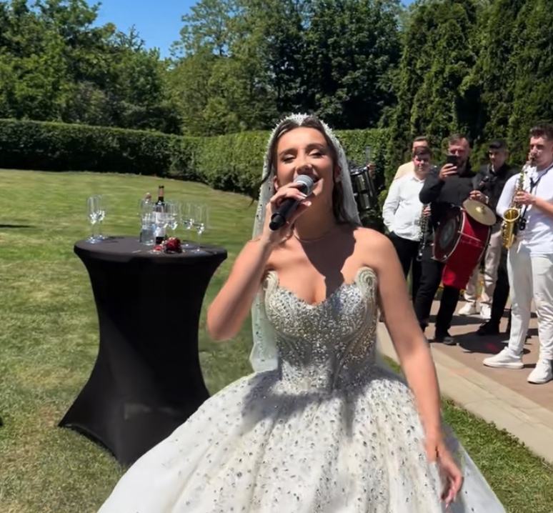 Nunta Mare în Showbiz-ul Românesc. Alexandra Cotruș S-a Căsătorit Cu ...